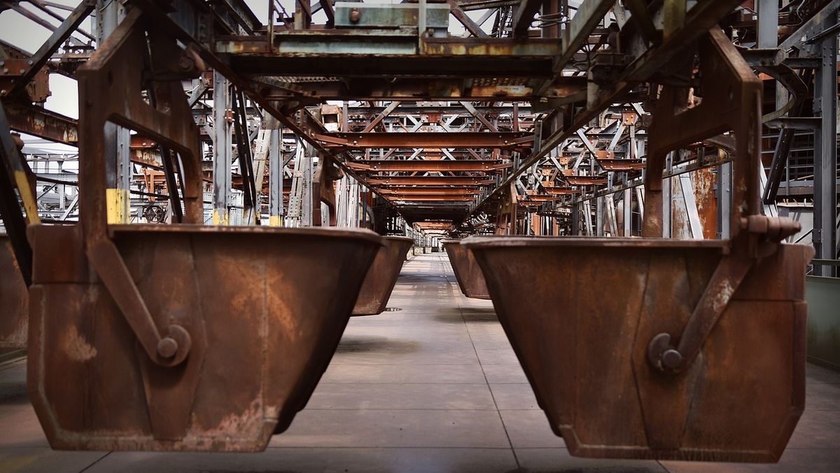 Británie se začala industrializovat v 17. století, to je o 100 let ...