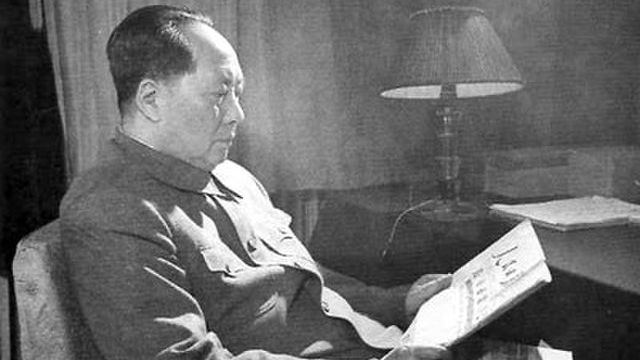 Krutý vrah čínského lidu Mao Ce-Tung se dodnes usmívá z čínských ...