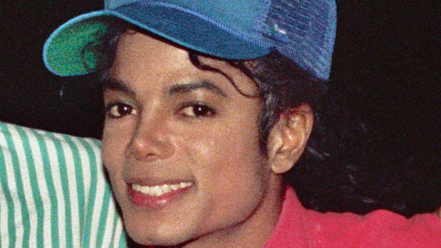 Michael Jackson měl těžké dětství. Otci vydělal miliony, před ...