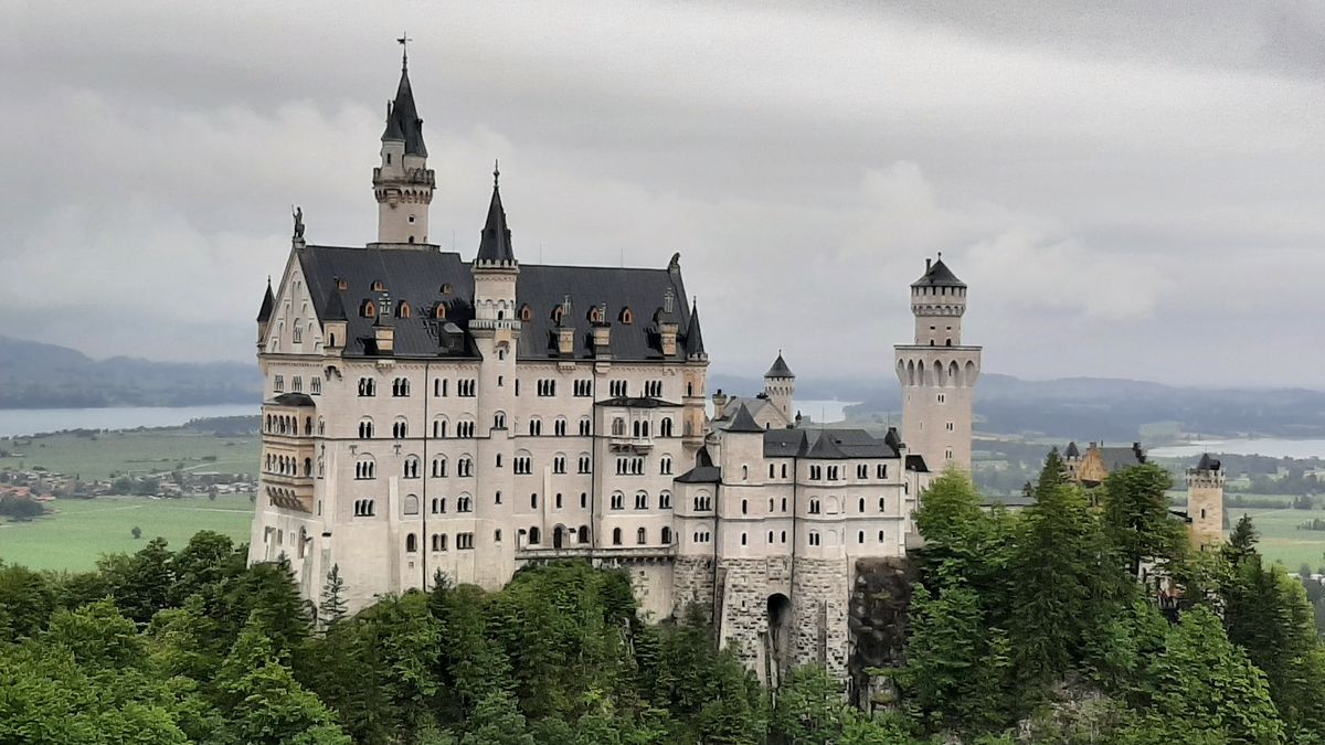 Ludvíkův pohádkový zámek Neuschwanstein - Médium.cz
