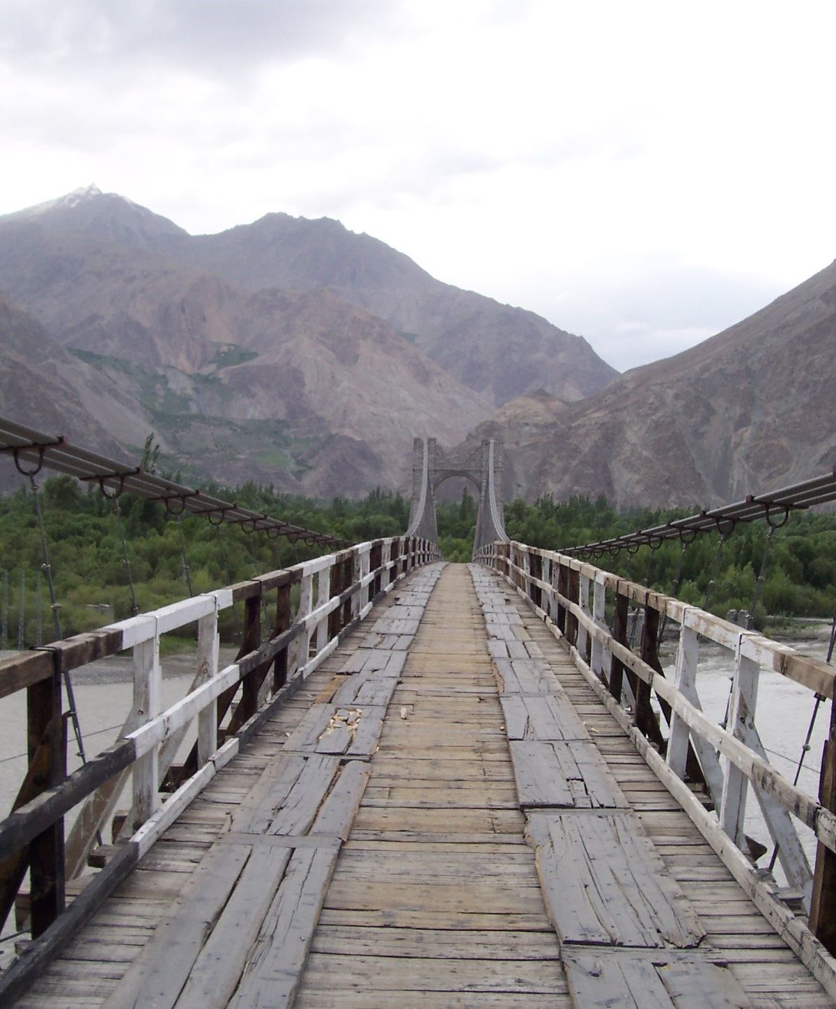 Cesta do Asie, 20 let poté – 7. 7. 2004, KHAPLU, Pákistán - Médium.cz