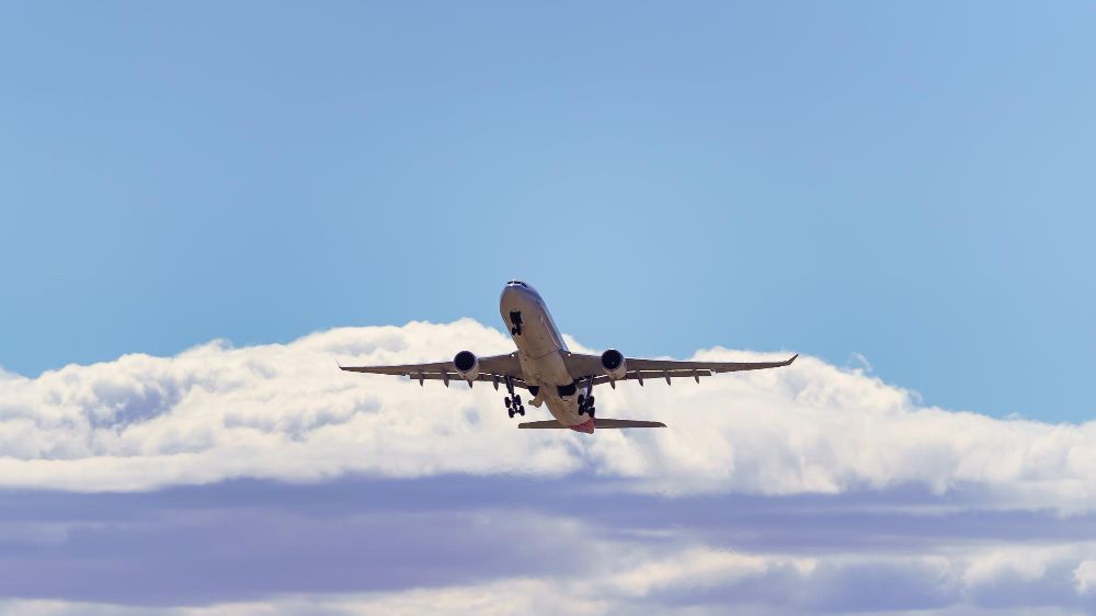 Stále létám s jednou nízkonákladovkou, i přes nejžalostnější služby na ...