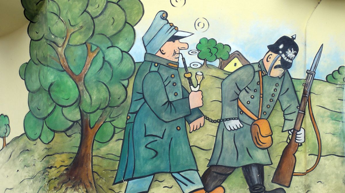 Rum, kontušovka, čert: Opilý četník ze Švejka Fanda Mrázek býval ...