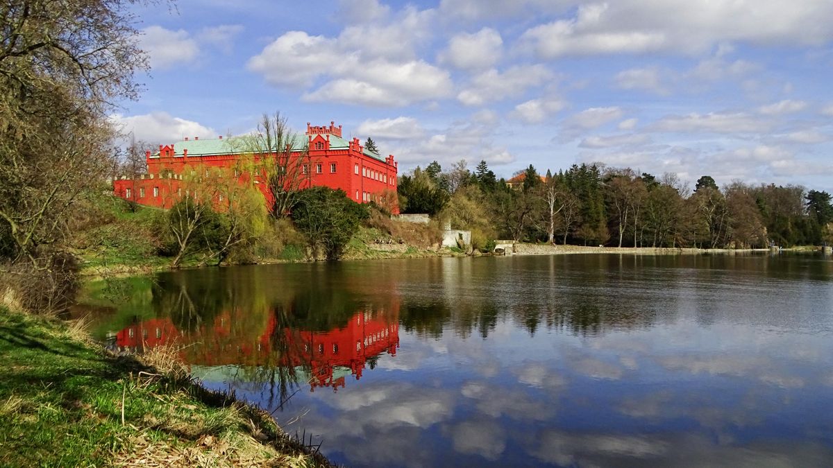 Rodiče, zavřete už konečně mama hotely. Dospělé děti musí žít ...