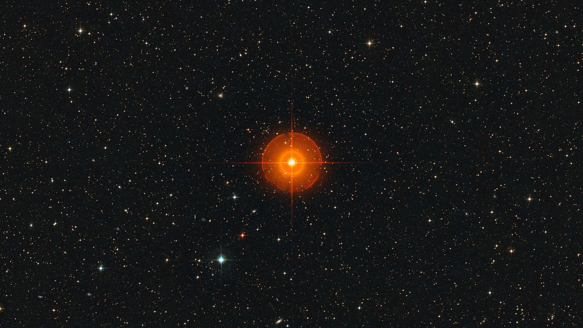 Video: Astronomové zachytili bublající povrch 350krát větší hvězdy, než ...