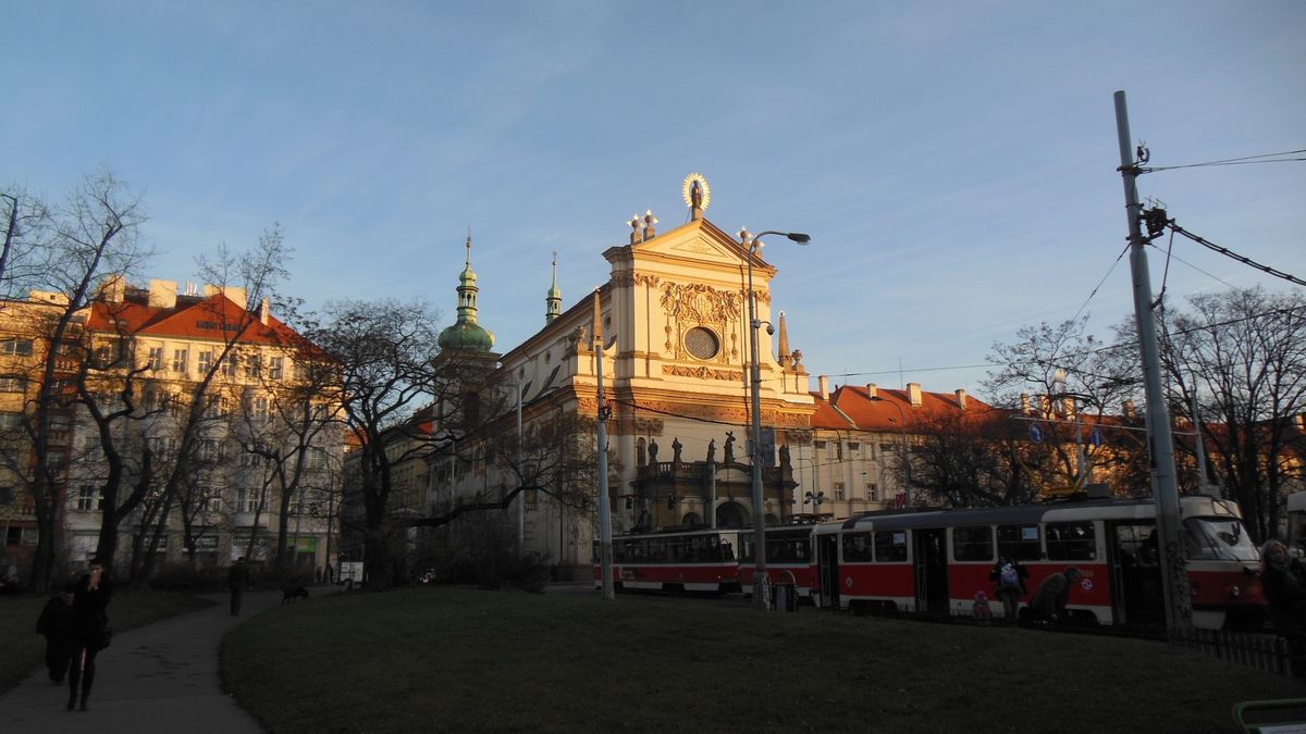 Pražská nej: největší náměstí není Václavák, ale Karlovo náměstí ...