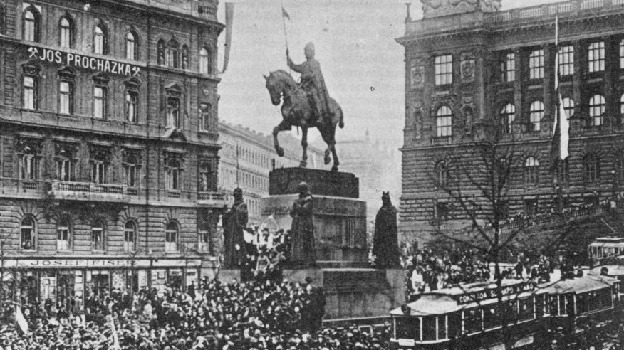 Náš 28. říjen: svátek milovaný, zakazovaný i tolerovaný - Médium.cz