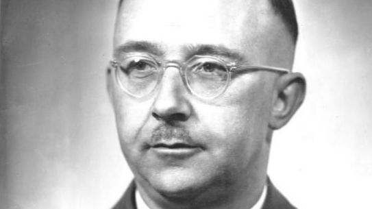 Heinrich Himmler: příběh strůjce holocaustu, který nesnesl pohled na ...