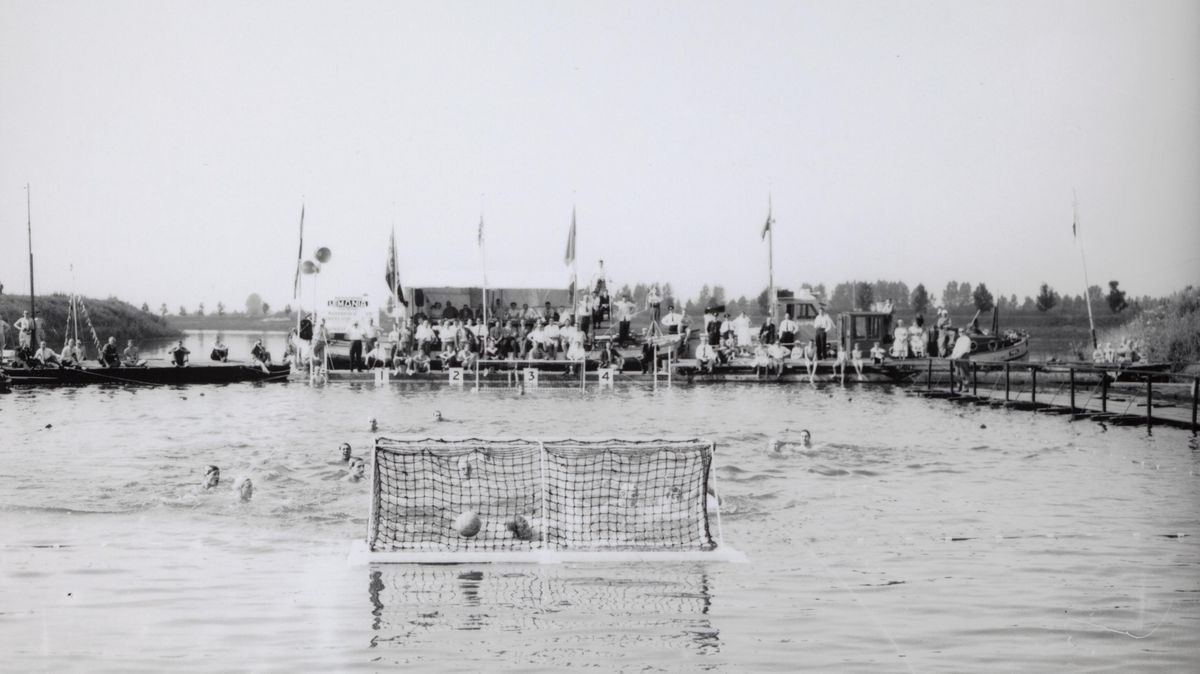 Legendární zápas pólisty Zádora: Olympiádu v roce 1956 poskvrnila ...