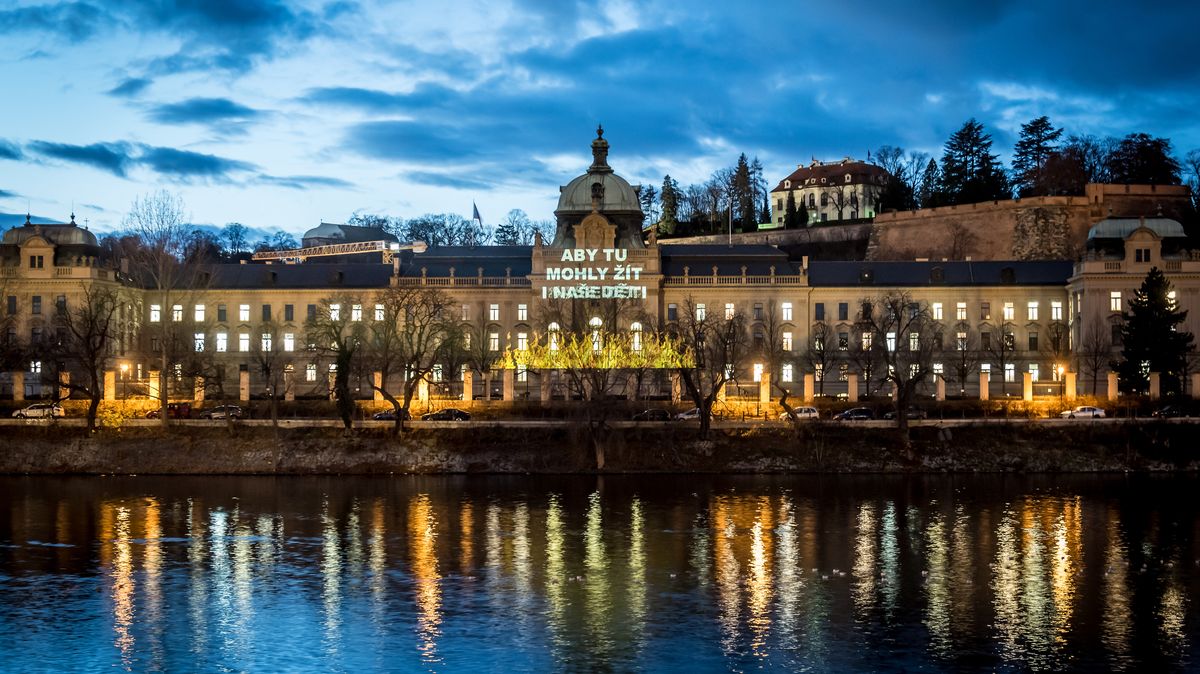 Vláda konečně schválila klimaticko-energetický plán, další dva strategické dokumenty padly pod ...