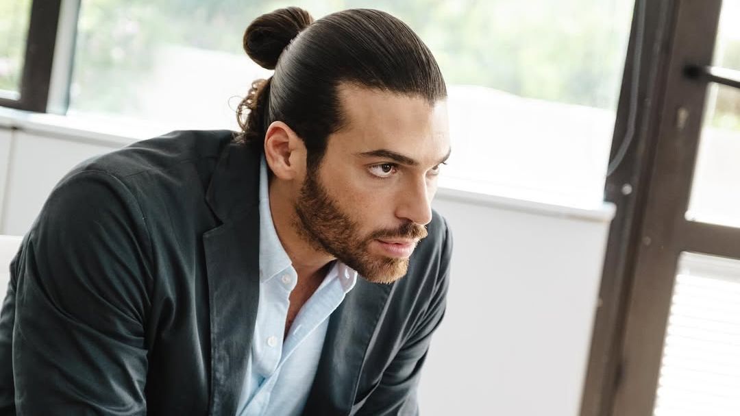 Can Yaman září na Primě v pokračování Barev Palerma. Brzy se objeví i jako Sandokan a ochránce ...