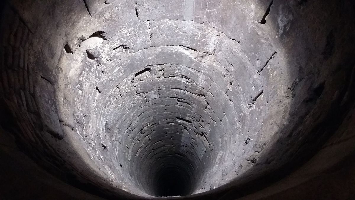 Novému seriálu Studna vévodí skvělí herci a po polovině nezadržitelně ...