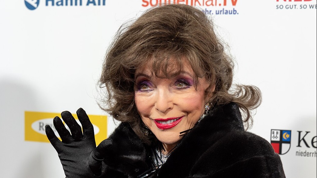 Joan Collins z Dynastie si v 91 letech stále užívá aktivní život se ...