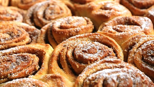 Pekárna s vůní skořice se s romány Caplinové nedá srovnávat - Médium.cz