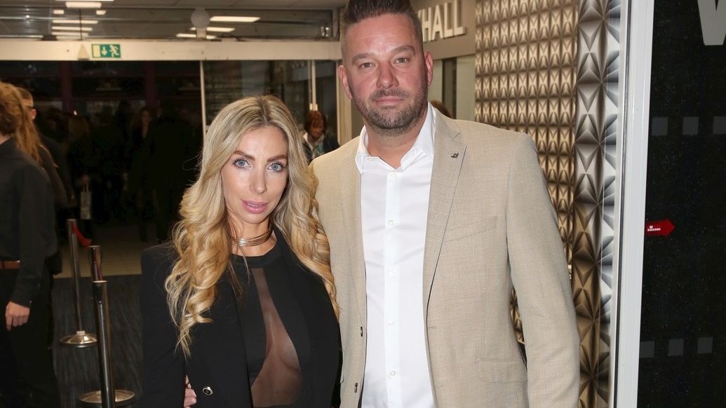 Diskuze - Petr Švancara má krásnou manželku, rozchod jim pomohl. Její služby může využít skoro ...