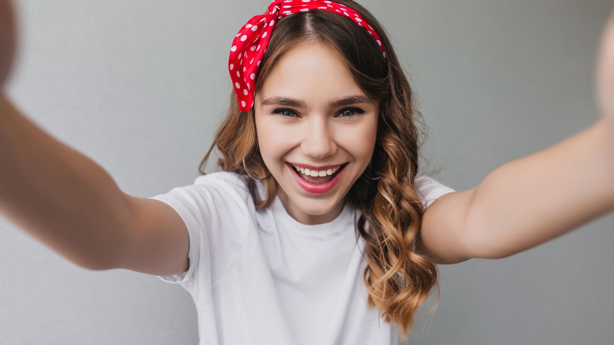 Práce je jen pro starý a neschopný. Denisa (20) má o vydělávání jasný názor - Médium.cz