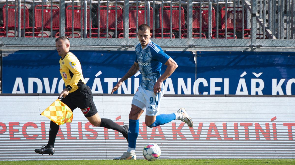 Derby v MOL Cupu ovládly emoce. Baník prohrál s Olomoucí a rozplynul se ...