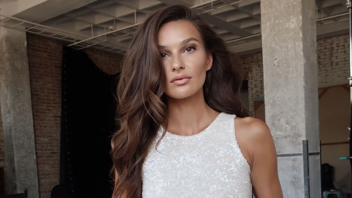 Česká Miss 2015 Nikol Švantnerová: Jak žije 10 let po zisku korunky krásy? - Médium.cz