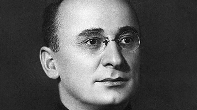 Komunista Lavrentij Berija, maršál Sovětského Svazu, byl masový vrah a ...