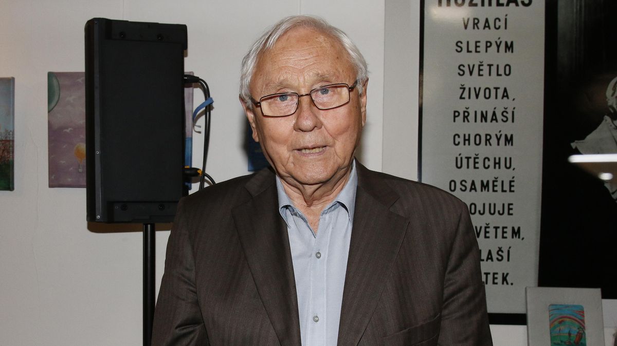 Jaroslav Satoranský má půvabnou dceru, držel ji v ústraní. Jeho synovec je slavný a bohatý ...