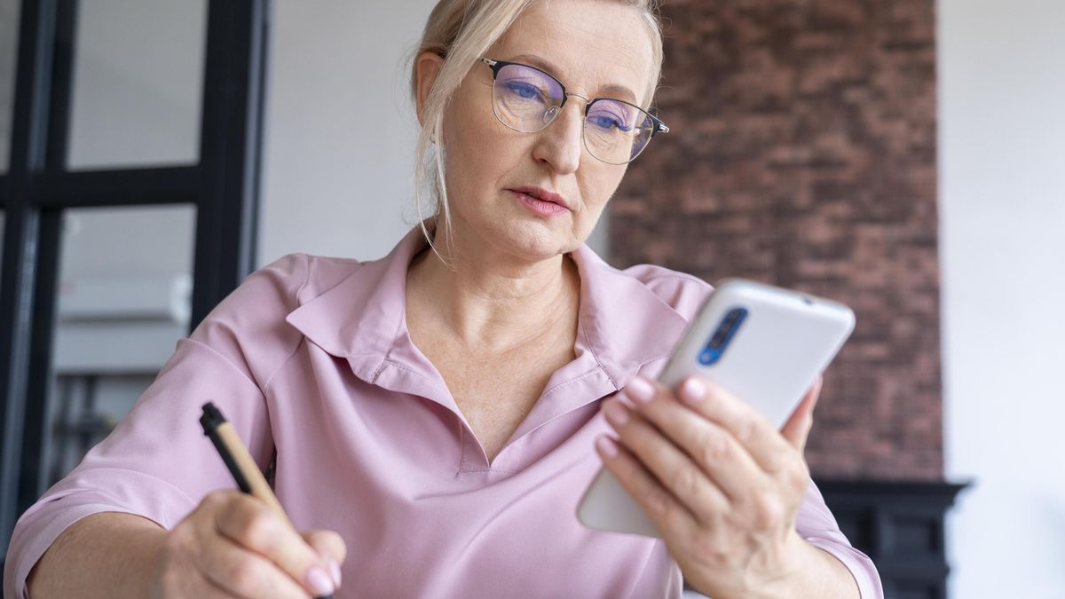 Manžel nechal mobil na stole, když šel do sprchy: od té doby se nám ...