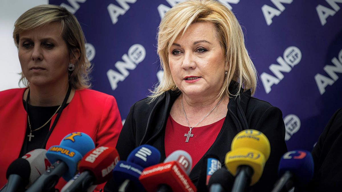Alena Schillerová pro smích: Za podivné video na sítích to schytává ze ...