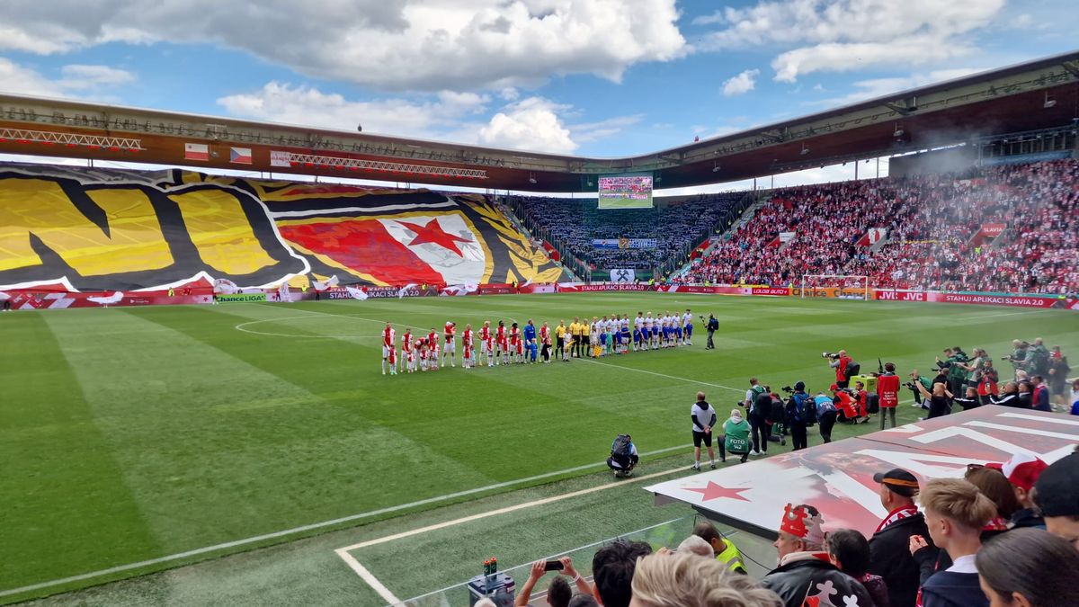 Slavii se obchodně daří skvěle. Fotbalově se v sezoně rozjíždí ztěžka ...