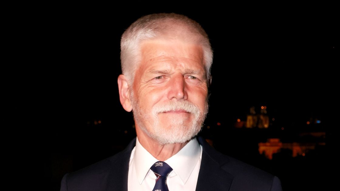 Petr Pavel hází vidle do plánů Petra Fialy. Plněním svých slibů ohrožuje volební kampaň Spolu ...