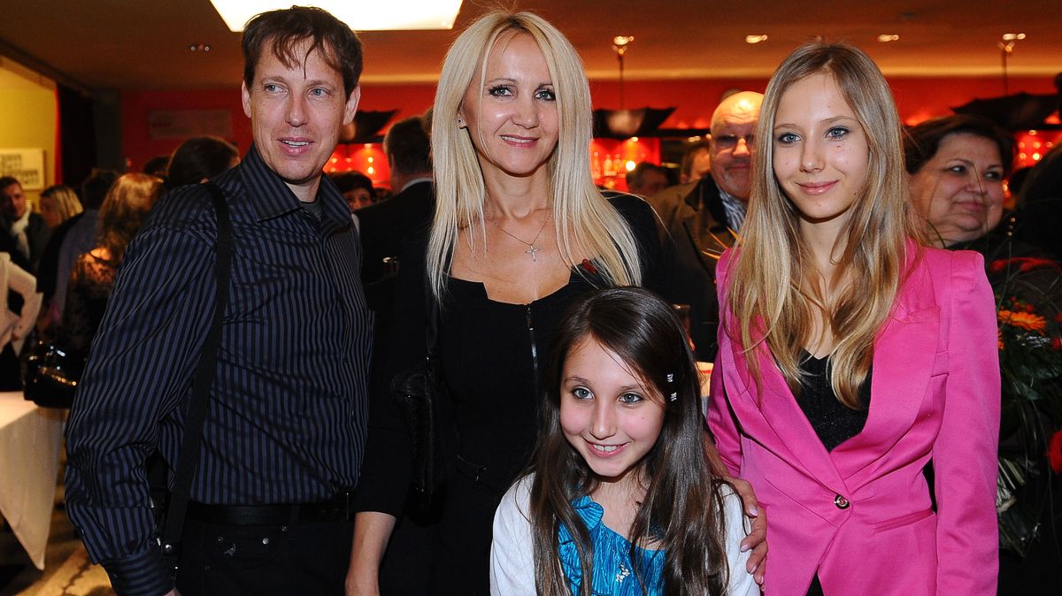 Dcery Stanislava Grosse jsou krásné. Denisa tančila v několika muzikálech, Natálie hrála ve ...