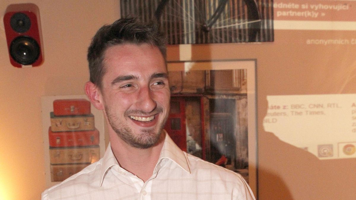 Syn Petra Sepéšiho tátu nikdy nepoznal. Narodil se po jeho smrti ...