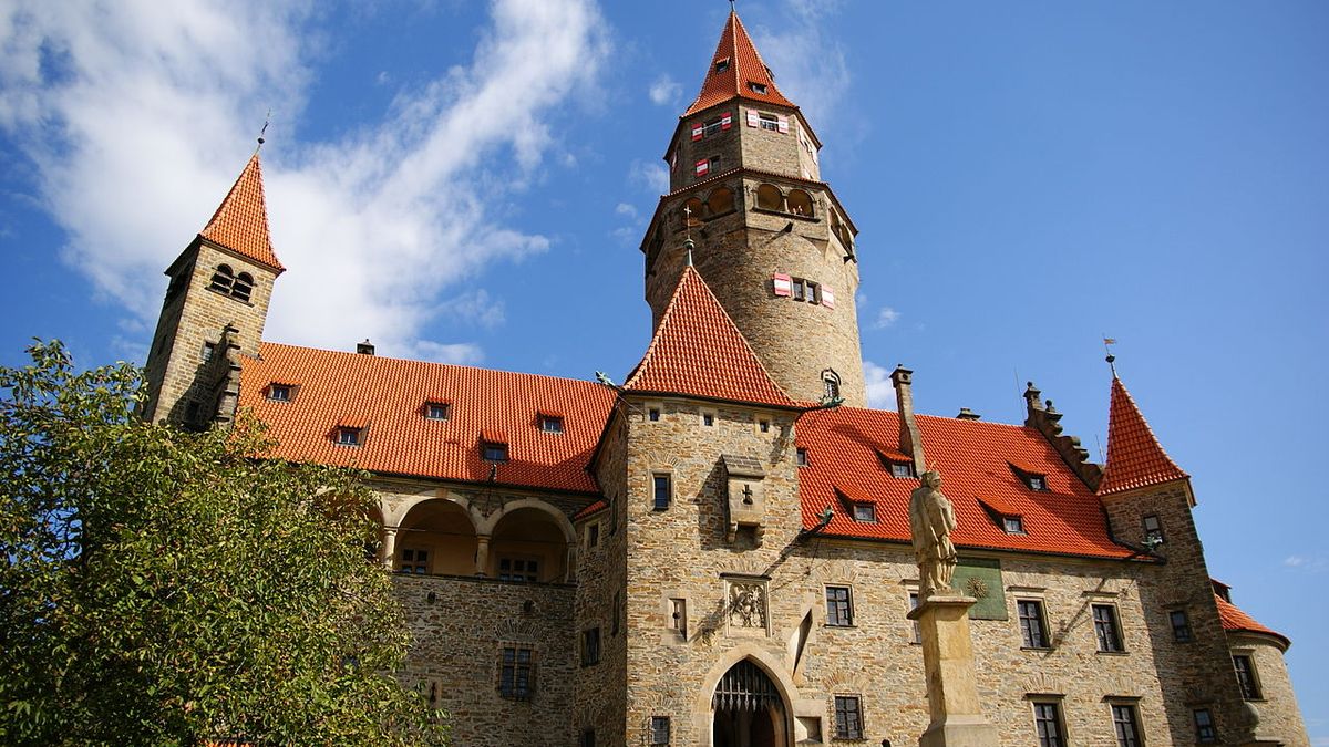 Sylva Julinová: V Kopretinách pro zámeckou paní zářila jako Katka, raději se ale stala zubařkou ...