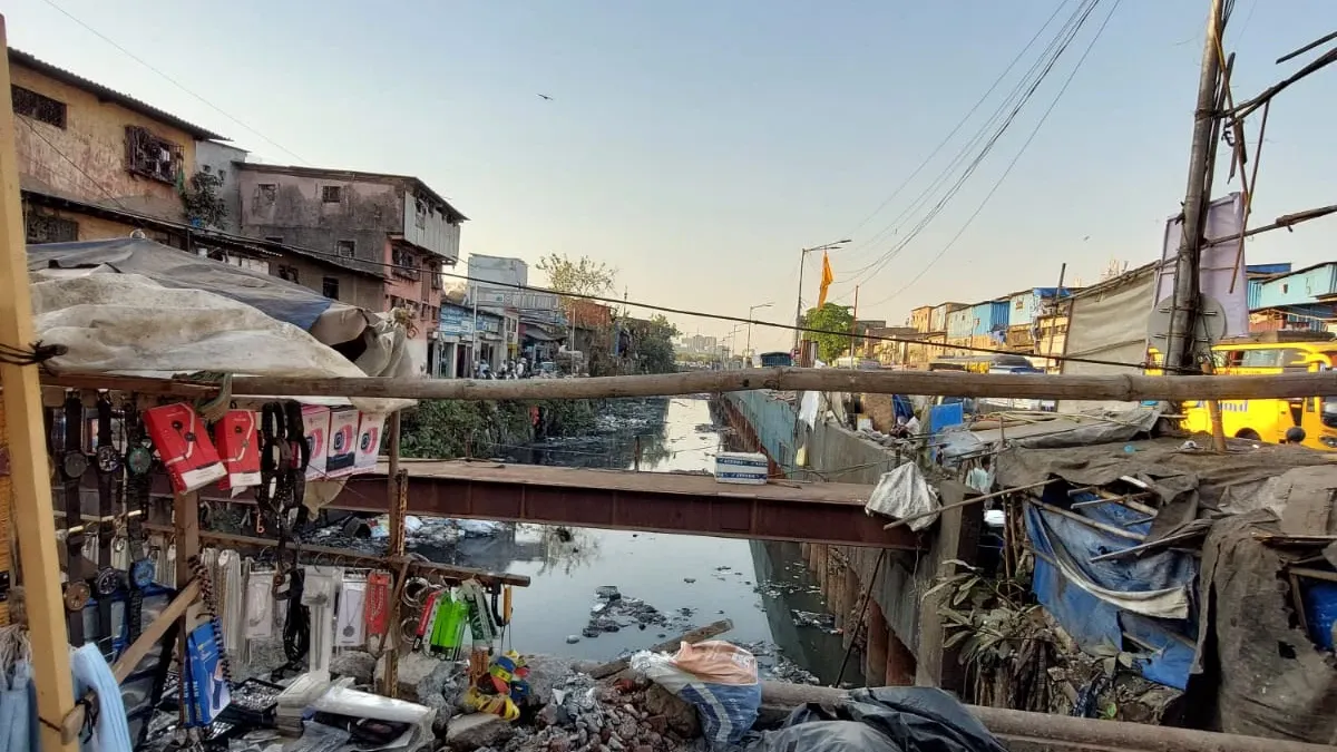 Kulturní šok a jeden z největších slumů Asie Dharavi - Médium.cz