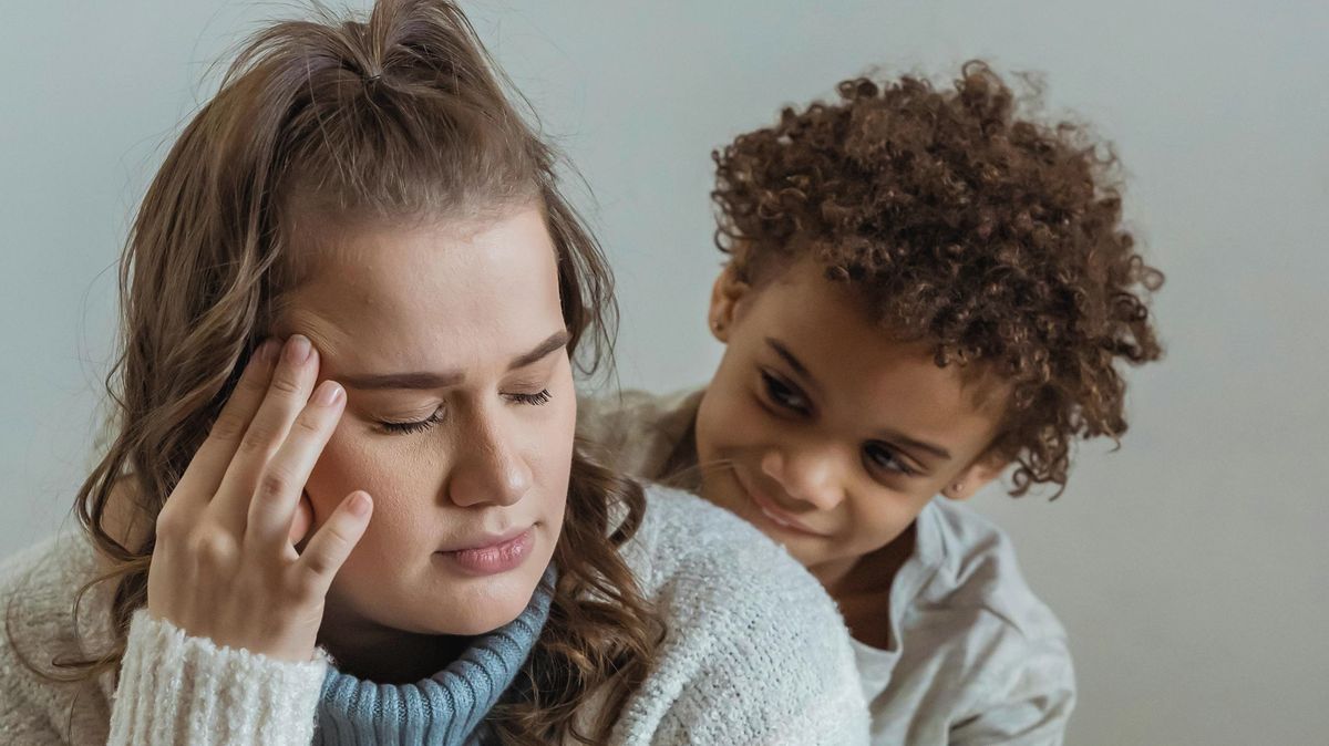 Proč si unavená máma připadá jako lemra. A proč to není náhoda, ale ...