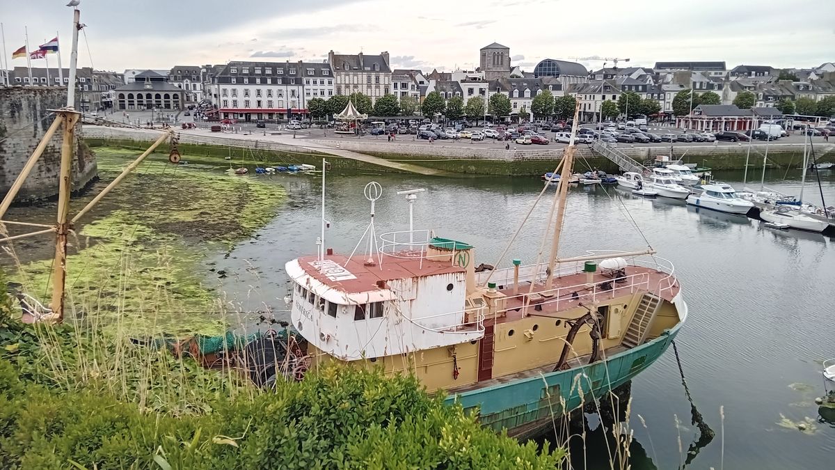 Okolo Bretaně: Do Concarneau na kávu s komisařem Dupinem - Médium.cz