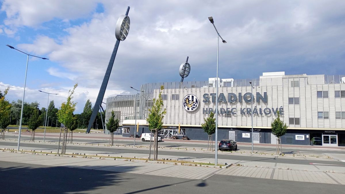 SATIRA: Proč se vlastně Hradci Králové říká Mechov? - Médium.cz