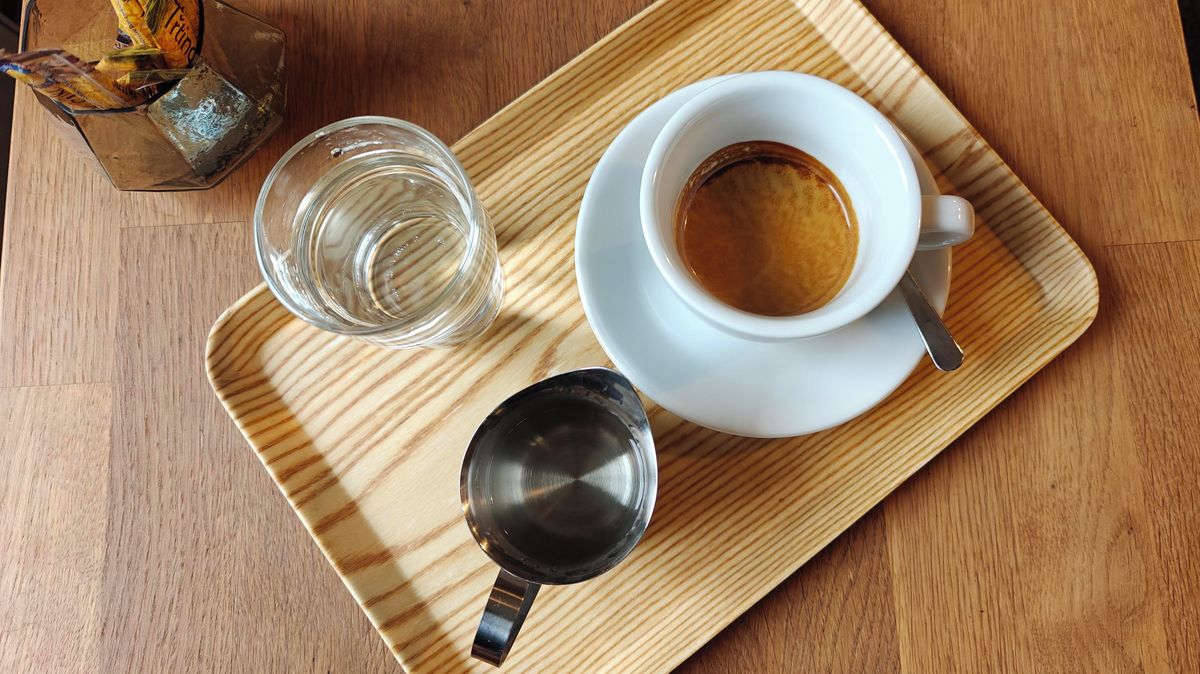 Telč ukrývá poklad mezi českými pražírnami kávy - Médium.cz