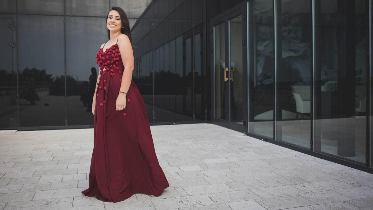 Klára (28): Kamarádka mi půjčila šaty na ples. V kapse jsem našla ...