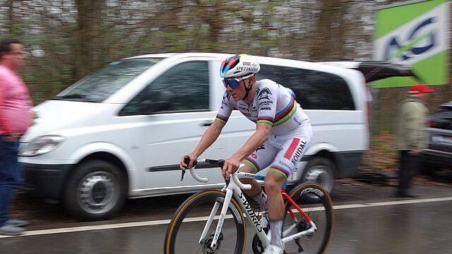 Remco Evenepoel posílí Red Bull - Médium.cz