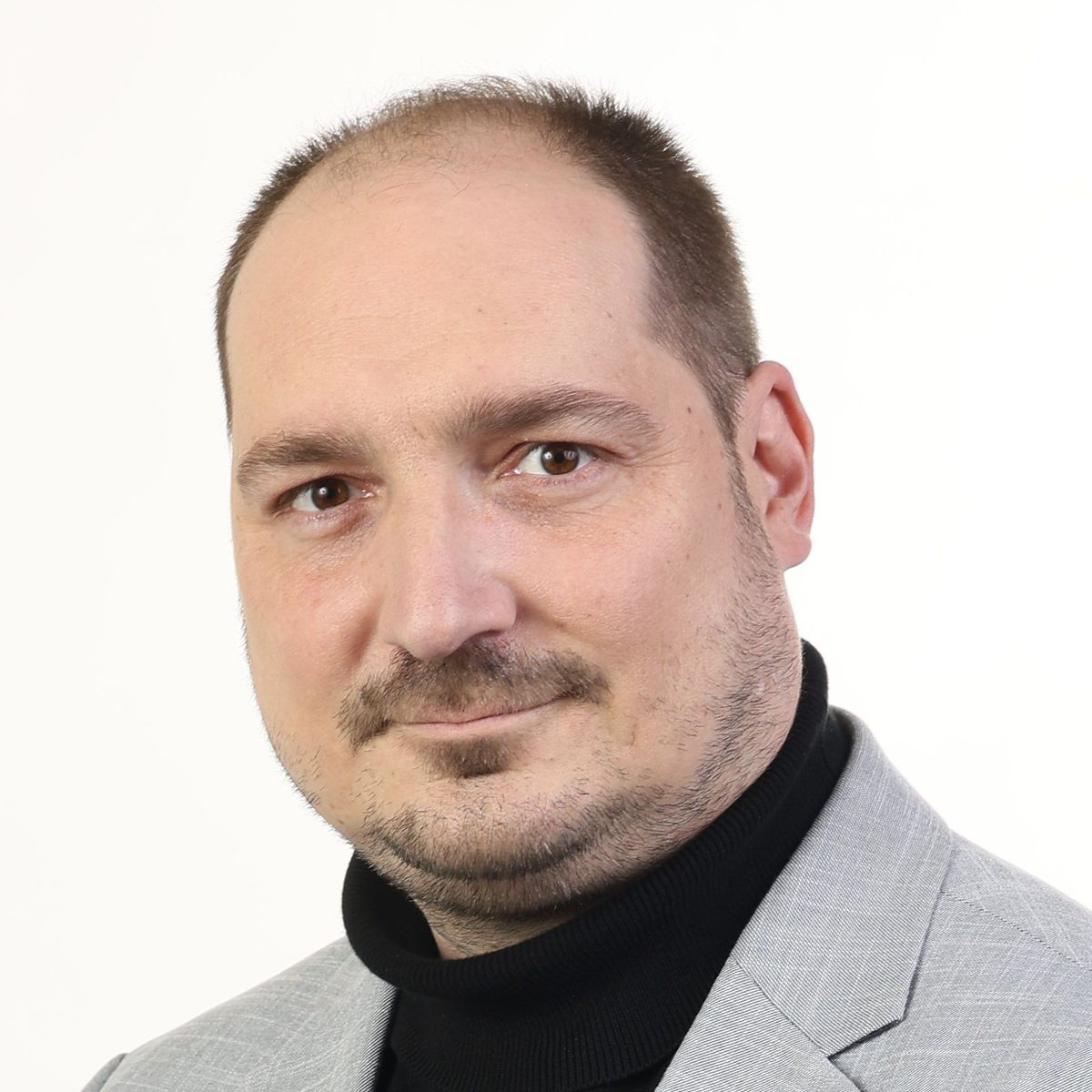 David Moos - Médium.cz