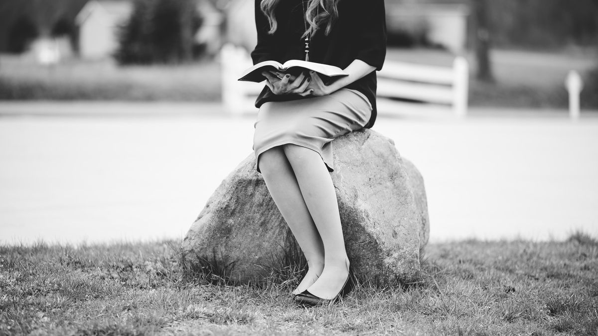 Klára (17): Zachránila jsem tátu z pekla, teď chce důkaz, že jsem jeho dcera - Médium.cz