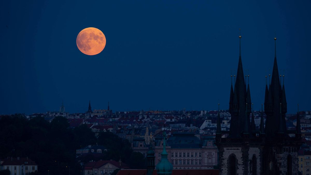 Úplné zatmění Měsíce 2025: už tento víkend uvidíte krvavý úplněk v celé jeho kráse - Médium.cz