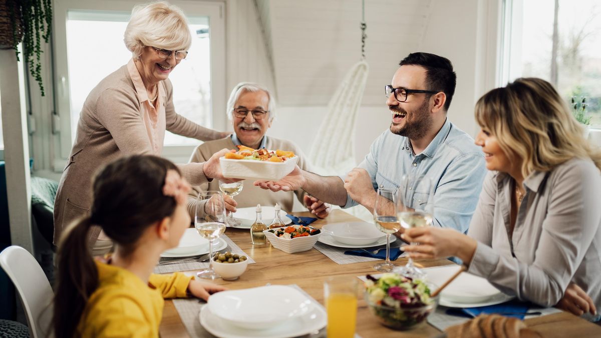 Rozvod u nedělního oběda: tchyně řekla svůj názor a manželka už se domů nikdy nevrátila - Médium.cz