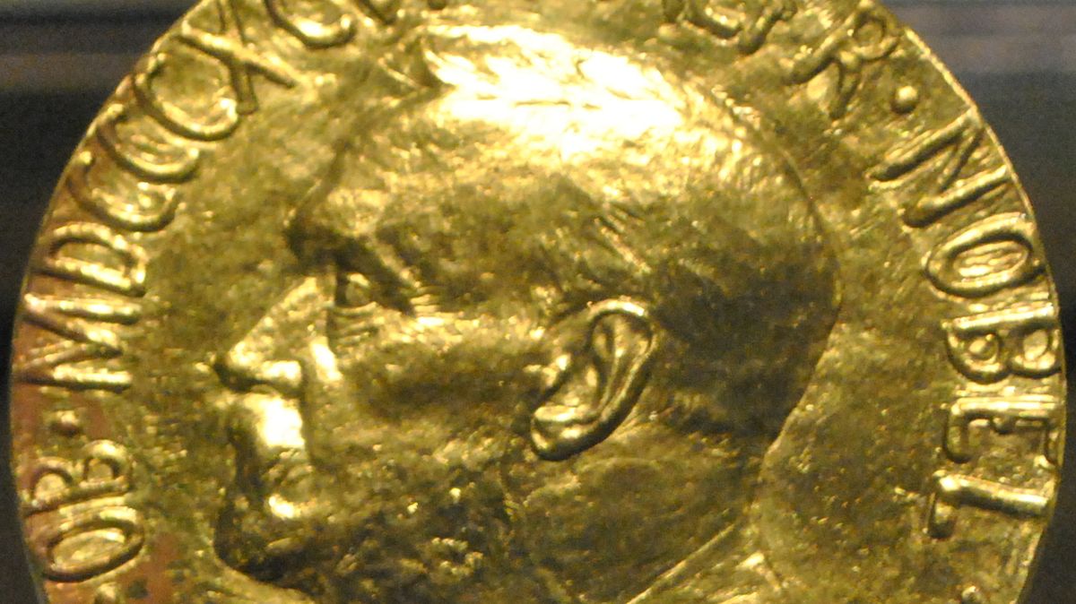 Když Nobelova cena míru ztrácí smysl – příběhy kontroverzních laureátů - Médium.cz