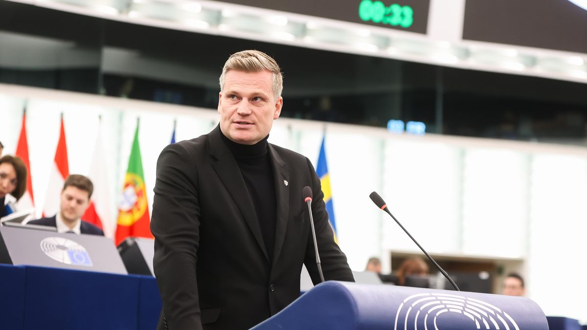 Diskuze - Filip Turek a Motoristé uspěli ve volbách, zabodoval Turek ale také u krásné Dominiky ...