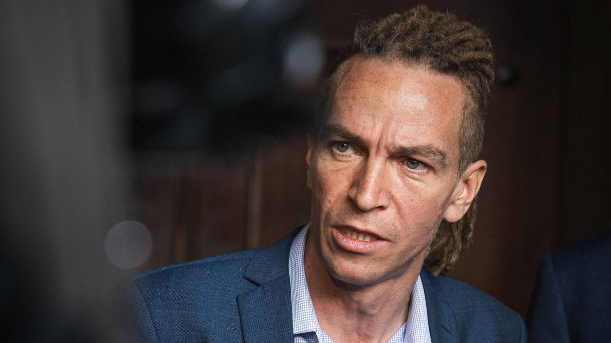 Je absurdní, aby zemi řídili politici ve střetu zájmů - Médium.cz