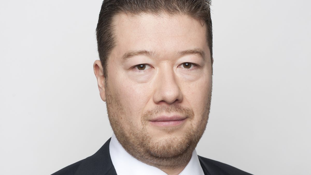 S kým žije Tomio Okamura: kvůli politice nemá čas na vztahy a bydlí se ...
