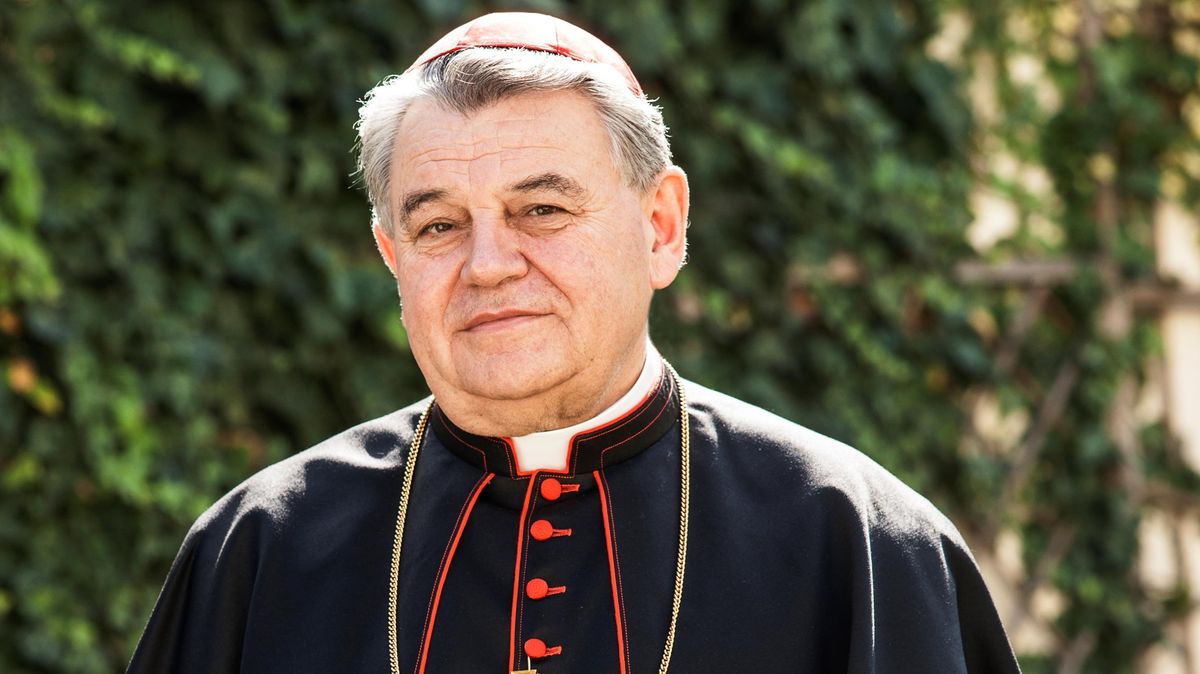 Bojovník proti totalitě i kněz, který zlehčoval sexuální skandály církve. Jaký byl Dominik Duka ...