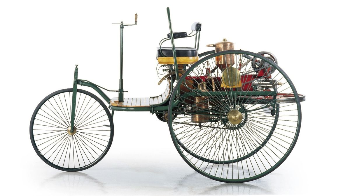 Dnes před 140 lety Carl Benz patentuje vozidlo se spalovacím motorem ...