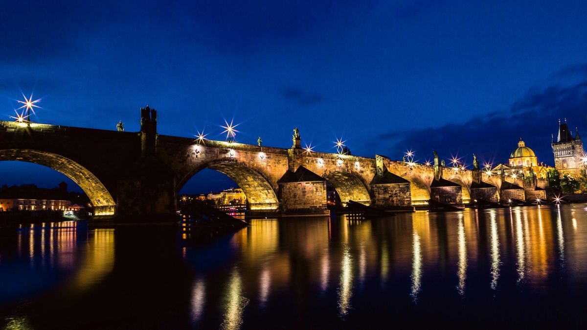 Vyplatilo se při závažných rozhodnutích věřit astrologům? - Médium.cz