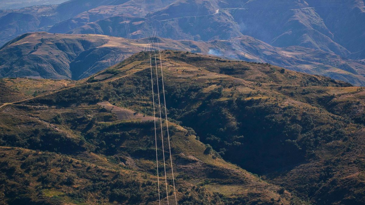 Za zrcadlem And. Tam, kde se historie krájí mačetou a duše Bolívie ...